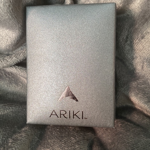 ARIKI | Jewelry | Nwt Ariki 22k Gold Plated Genuine Paua Shell Peacock ...